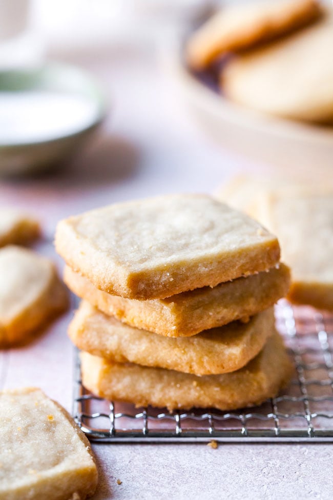 Shortbread Cookies {4-Ingredients} - Two Peas & Their Pod