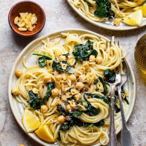 Spaghetti with Chickpeas & Kale