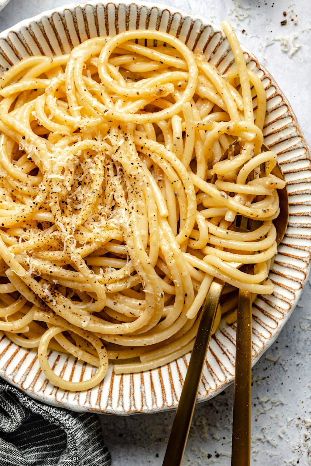 Cacio e Pepe {5-Ingredients} - Two Peas & Their Pod
