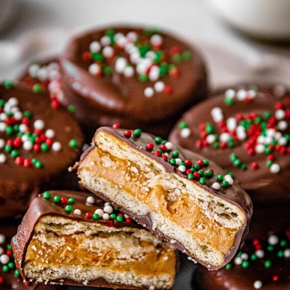 Ritz Cookies {No-Bake} - Two Peas & Their Pod