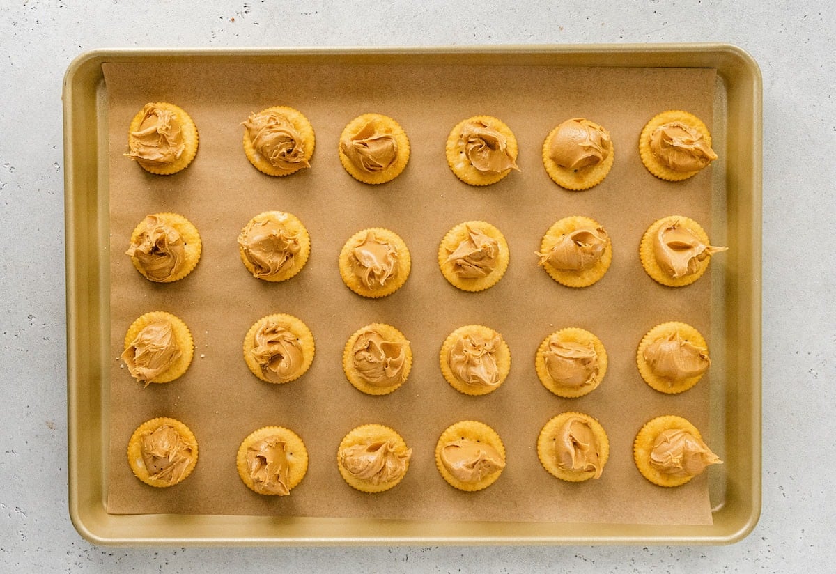 Ritz Cookies {No-Bake} - Two Peas & Their Pod