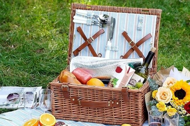 The 6 Best Picnic Baskets of 2024 - Two Peas & Their Pod