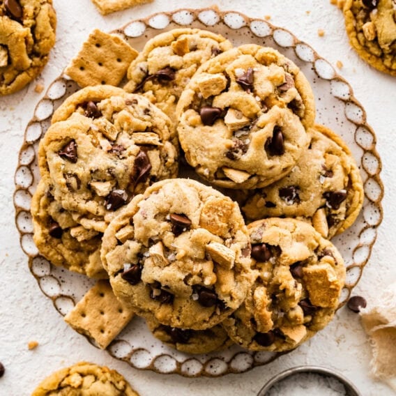 Graham Cracker Toffee Chocolate Chip Cookies